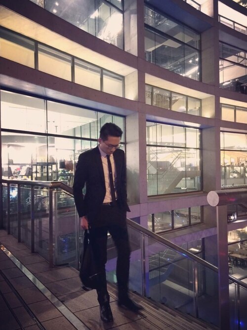 Harry｜Calvin Klein PLATINUMのスーツジャケットを使ったコーディネート - WEAR