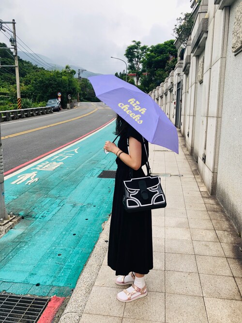 Candace Cheng｜HIGH CHEEKSの折りたたみ傘を使ったコーディネート - WEAR