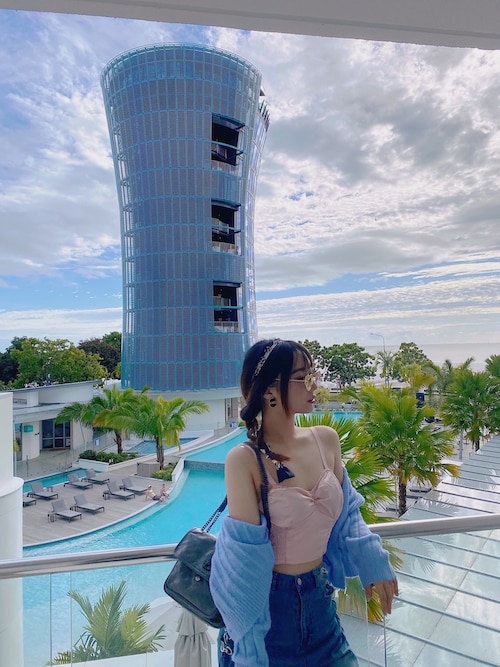 BABE_ZHOU｜LOUIS VUITTONのヘアバンドを使ったコーディネート - WEAR