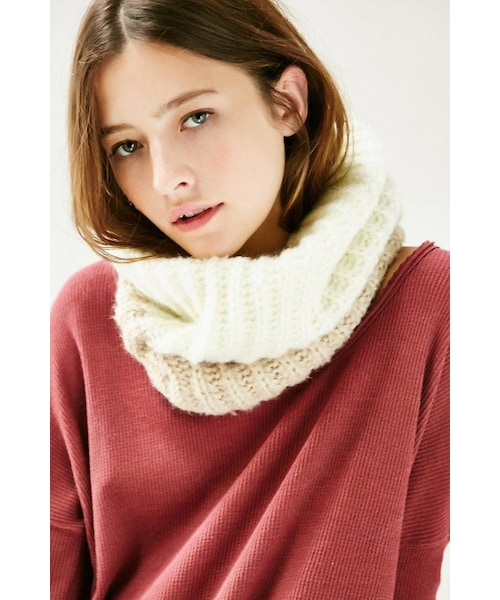 BDG（ビーディージー）の「BDG Fuzzy Basic Funnel Scarf（バンダナ/スカーフ）」 - WEAR