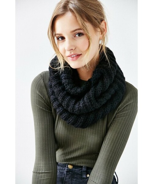 BDG（ビーディージー）の「BDG Fuzzy Basic Funnel Scarf（バンダナ/スカーフ）」 - WEAR