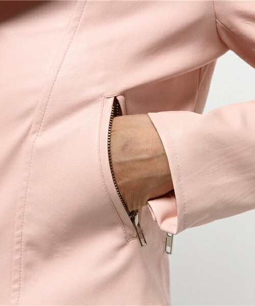 CASPER JOHN AIVER（キャスパージョンアイバー）の「CASPER JOHN AIVER ピンクダブルライダースネオレザー ...