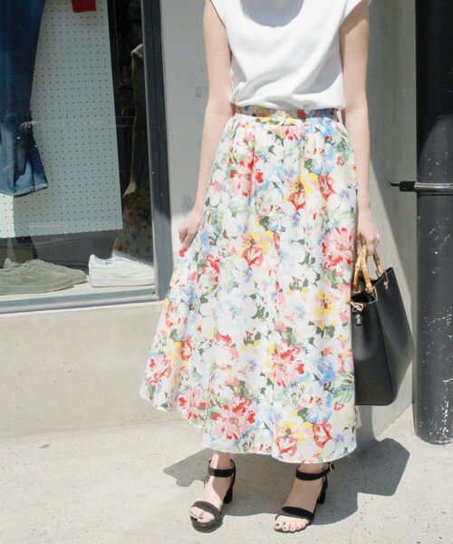 SLOBE IENA（スローブイエナ）の「《表参道/WEB限定・予約》ハリヌキカットソー×フロントボタンスカートセットアップ （スカート ...