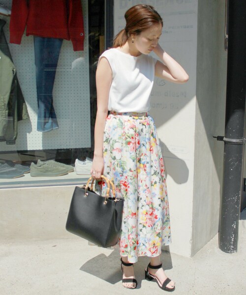 SLOBE IENA（スローブイエナ）の「《表参道/WEB限定・予約》ハリヌキカットソー×フロントボタンスカートセットアップ （）」 - WEAR