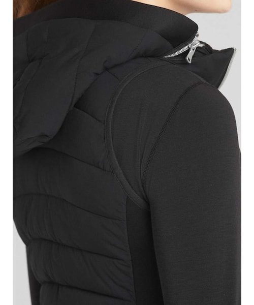 GAP（ギャップ）の「GapFit Lightweight Hooded Puffer Vest（）」 - WEAR