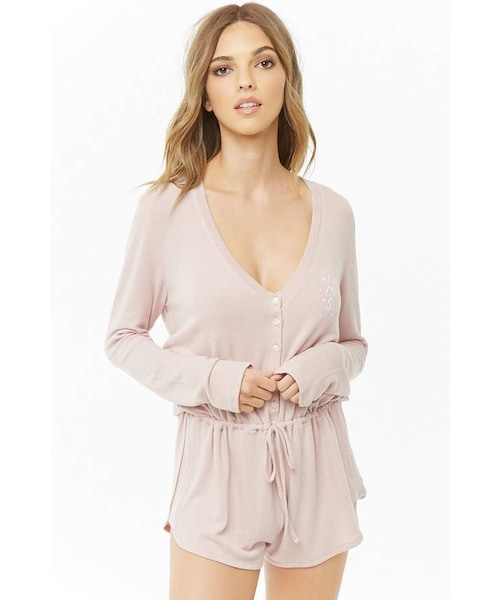 FOREVER 21（フォーエバー トゥエンティーワン）の「Forever 21 Need More Sleep Graphic Pajama Romper（ルームウェア/パジャマ）」 - WEAR