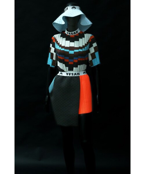 YESAH（イエッサー）の「Asymmetrical Pleat Skirt Black（）」 - WEAR