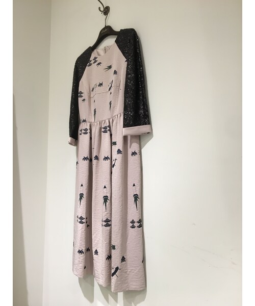 D-due（ディ・ドゥエ）の「D-due 334Vプリント 袖スパンコールドレス（ワンピース）」 - WEAR