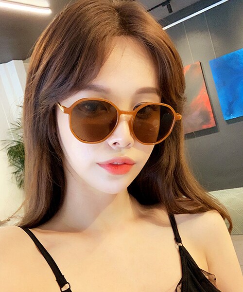 DHOLIC（ディーホリック）の「UV400ダークレンズサングラス（サングラス）」 - WEAR