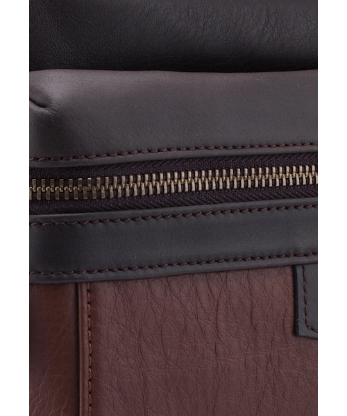 RAV Design（アールエーブイデザイン）の「Leather RFID Blocking Casual Bag（）」 - WEAR
