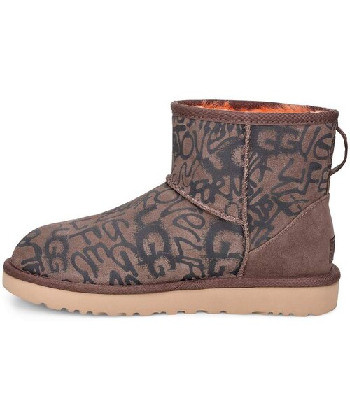 UGG（アグ）の「UGG® Classic Mini Street Graffiti Boot（ブーツ）」 - WEAR