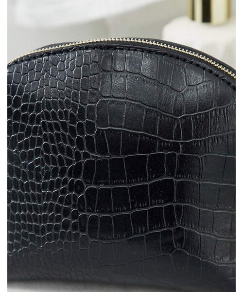 Asos（エイソス）の「Asos Design ASOS DESIGN half moon makeup bag in croc（メイクブラシ ...