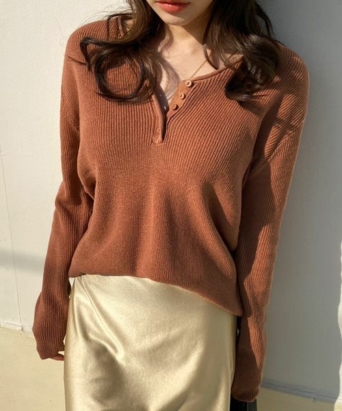 DHOLIC（ディーホリック）の「ボタンロールVネックニット（ニット/セーター）」 - WEAR