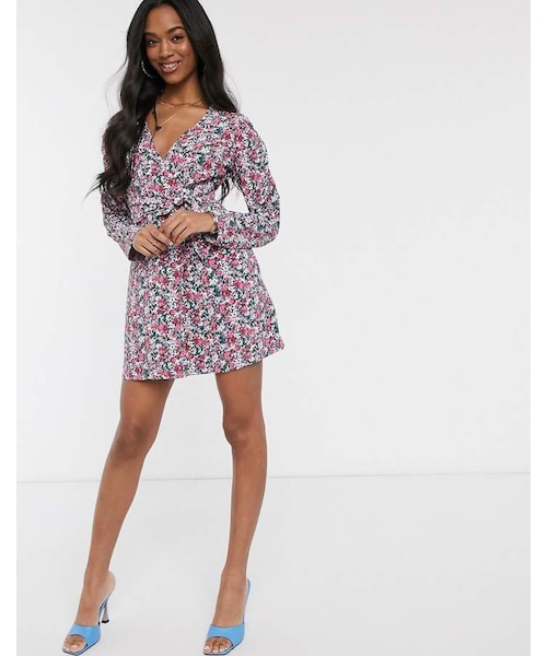 Fashion Union（-）の「Fashion Union deep plunge wrap dress in floral（ワンピース ...