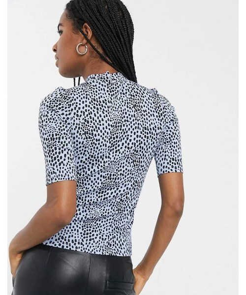 MONKI（モンキ）の「Monki organic cotton dot print short sleeve top in blue ...