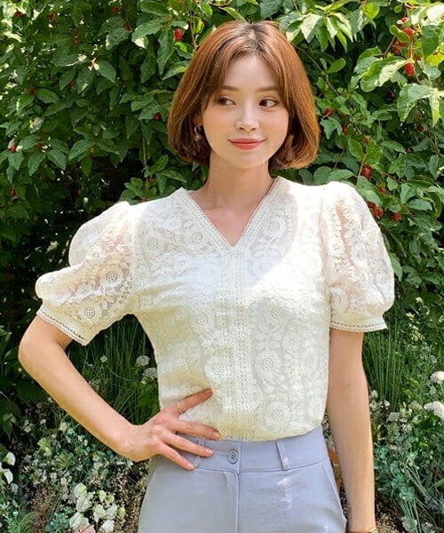 DHOLIC（ディーホリック）の「Vネックレースパフブラウス（シャツ/ブラウス）」 - WEAR