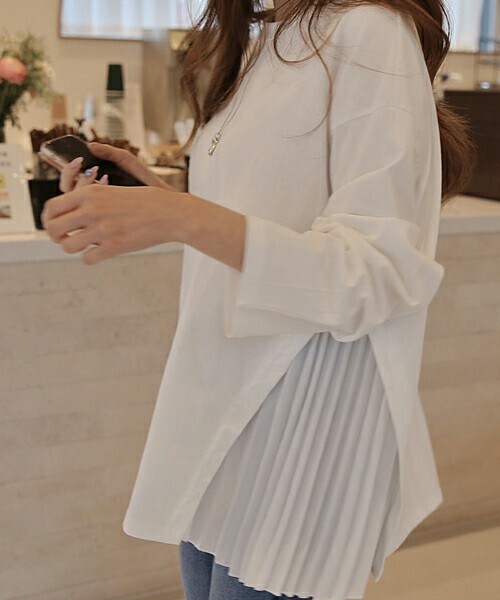 DHOLIC（ディーホリック）の「[chicfox] サイドプリーツ長袖Tシャツ（Tシャツ/カットソー）」 - WEAR