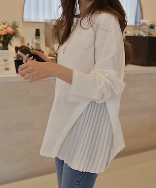 DHOLIC STYLE（ディーホリックスタイル）の「[chicfox] サイドプリーツ長袖Tシャツ（Tシャツ/カットソー）」 - WEAR