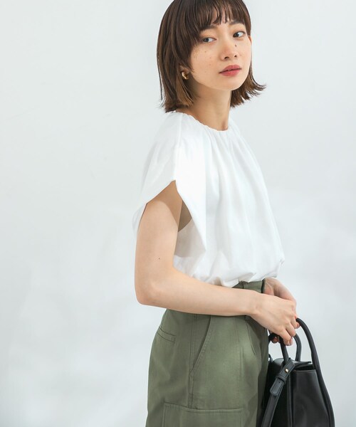 KBF（ケイビーエフ）の「【WEB/一部店舗限定】ネックギャザーカットソー（）」 - WEAR