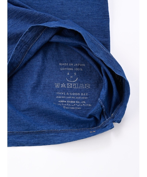 45R（フォーティファイブアール）の「ブルフラワープリントの908Tシャツ（インディゴ 濃）（）」 - WEAR