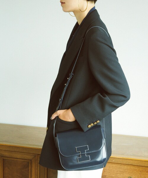 IACUCCI（イアクッチ）の「【先行予約】アバ SD SPECCHIO（ショルダーバッグ）」 - WEAR