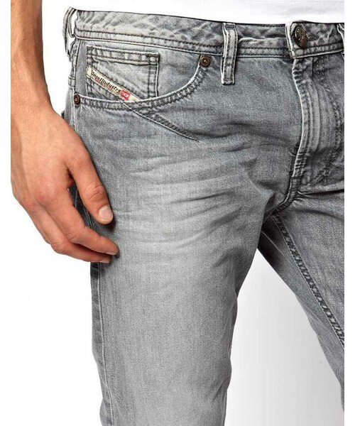 DIESEL（ディーゼル）の「Diesel Jeans Shioner 8qp Slim Fit（デニムパンツ）」 - WEAR