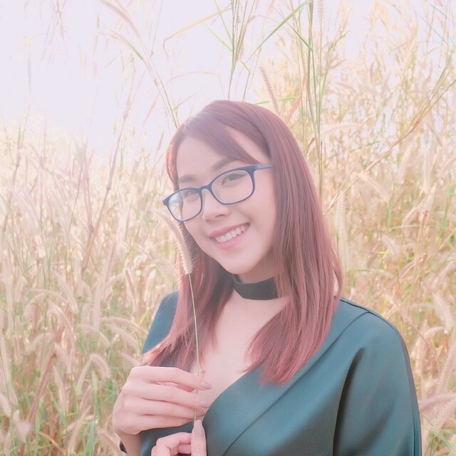 Panidsara Nakhaのコーディネート一覧 - WEAR