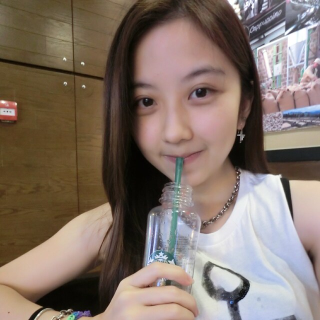 Kelly Fok Kin Yuのコーディネート一覧 - WEAR