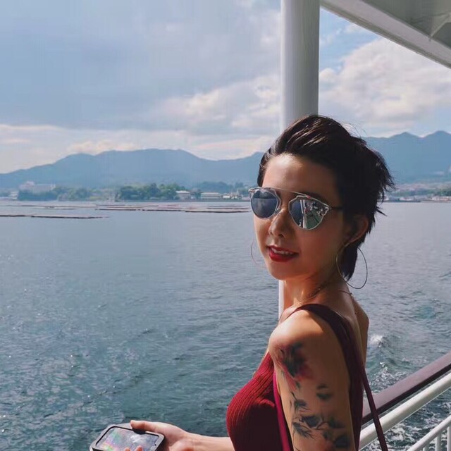 Yimeng Liuのコーディネート一覧 - WEAR